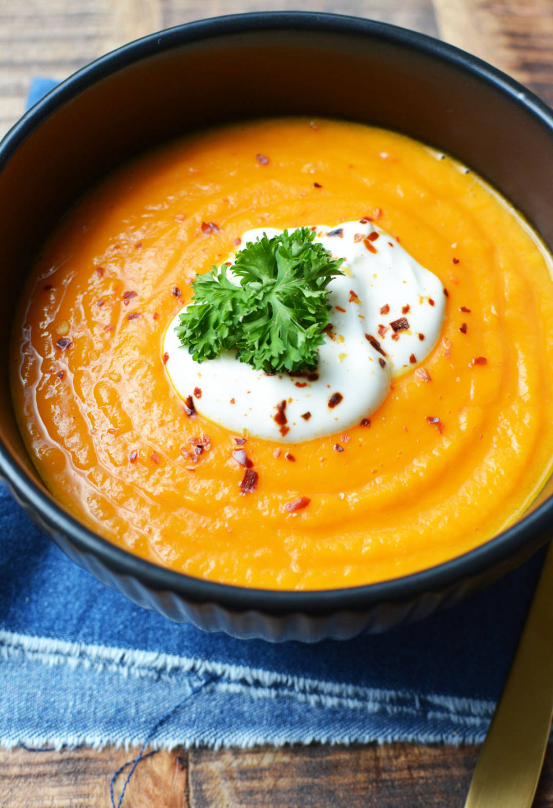 Recept | Romige zoete aardappelsoep met kokosmelk